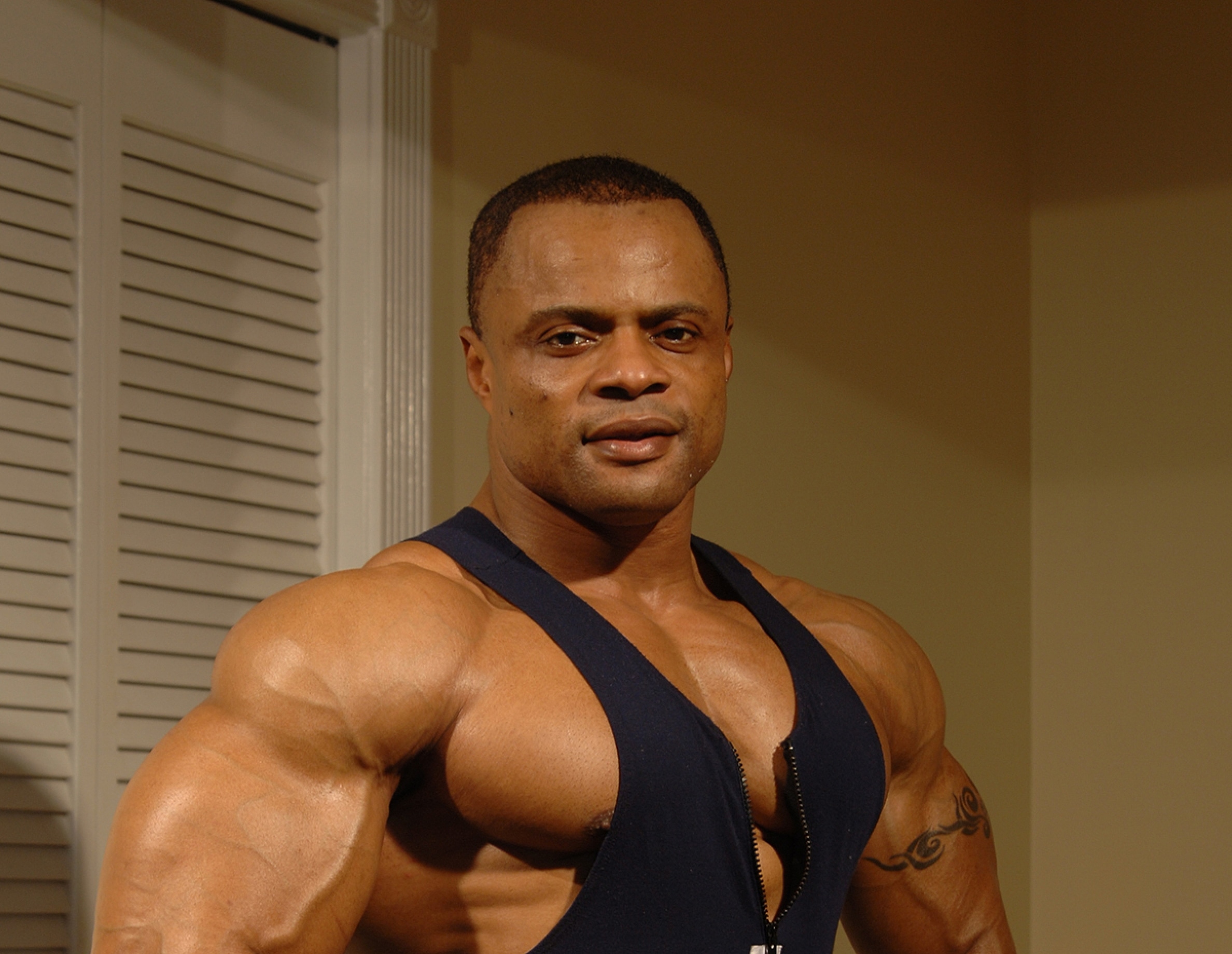 Male Bodybuilders and Muscle Videos at MuscleGallery.com